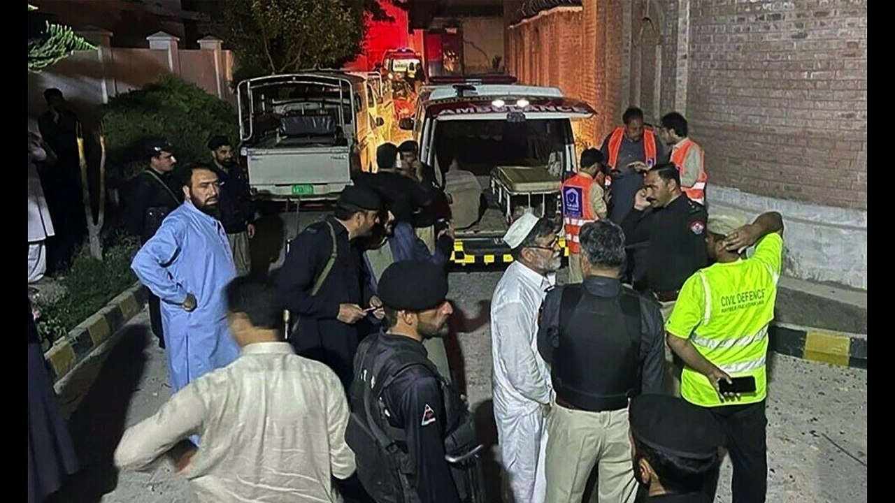 Blast in Pakistan|| Swat blast|| Attack at police in swat - video ...