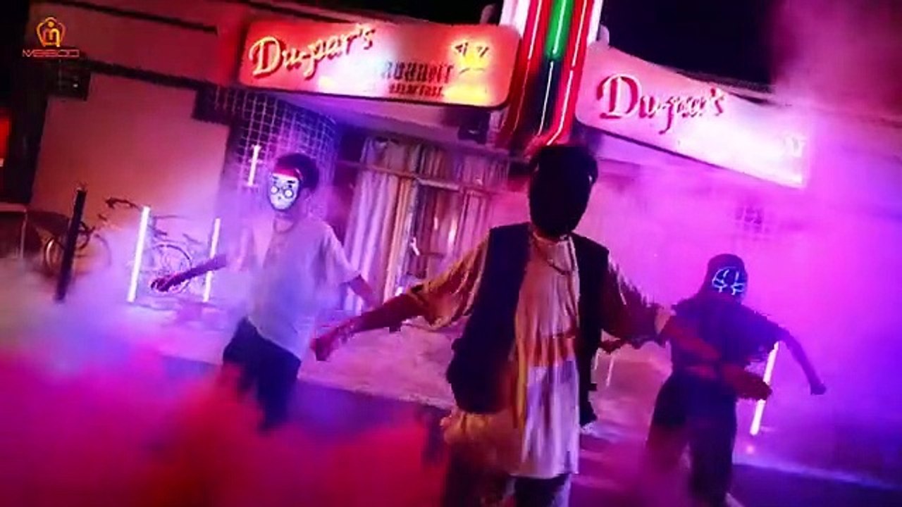 Face Transforming LED Mask with App Controlled - Programmable LED ...