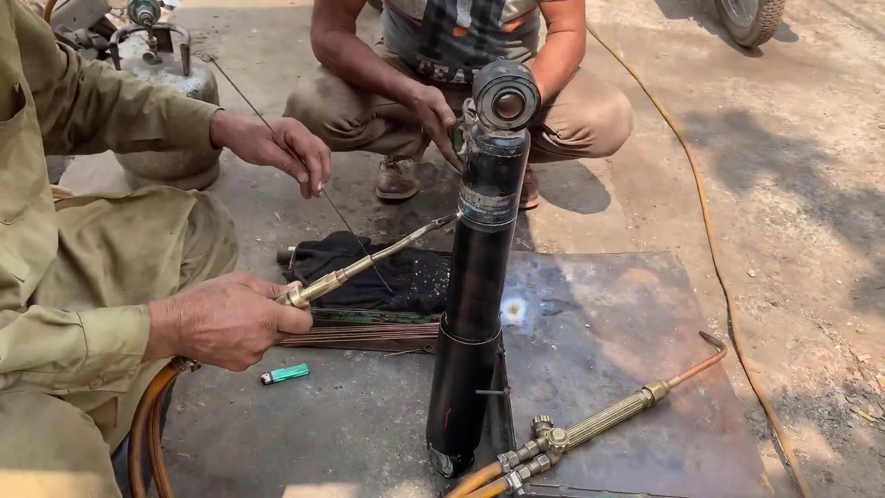 Rebuilding Heavy Duty Front Shock In Workshop - Repairing Shock ...