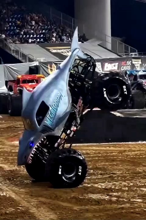 Stunts | cars stunts | new style vehicles - video Dailymotion