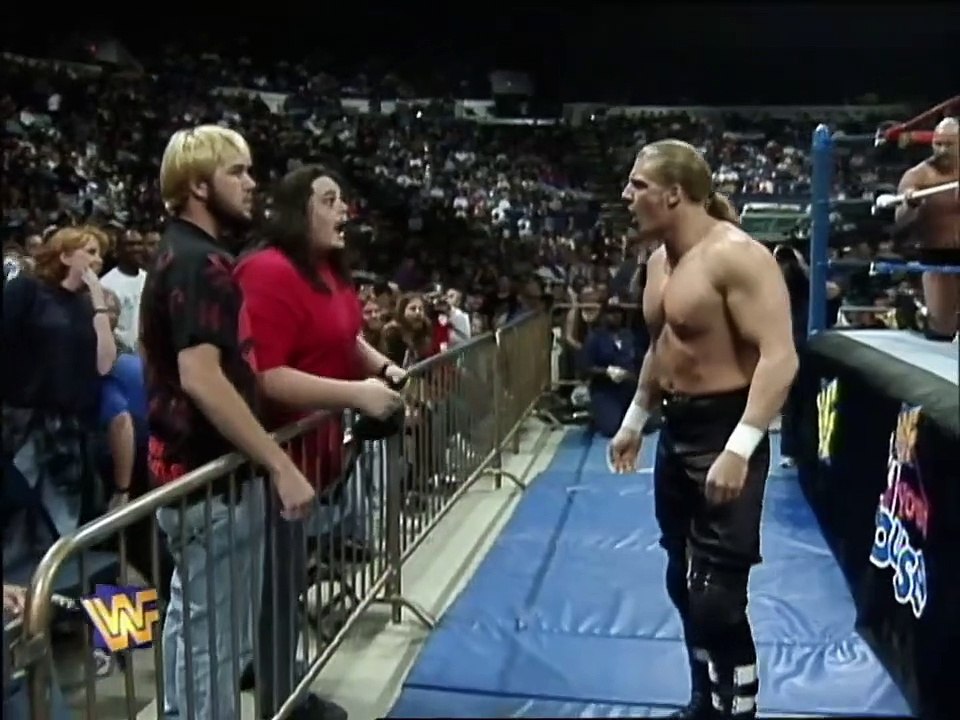 Steve Austin VS. Hunter Hearst Helmsley - In Your House 11 - Buried ...