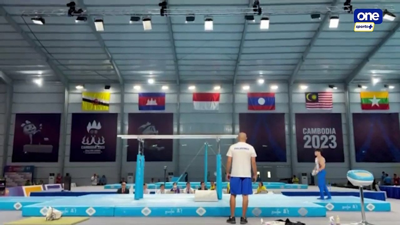 Carlos Yulo rules parallel bars for second gold in SEA Games - video ...