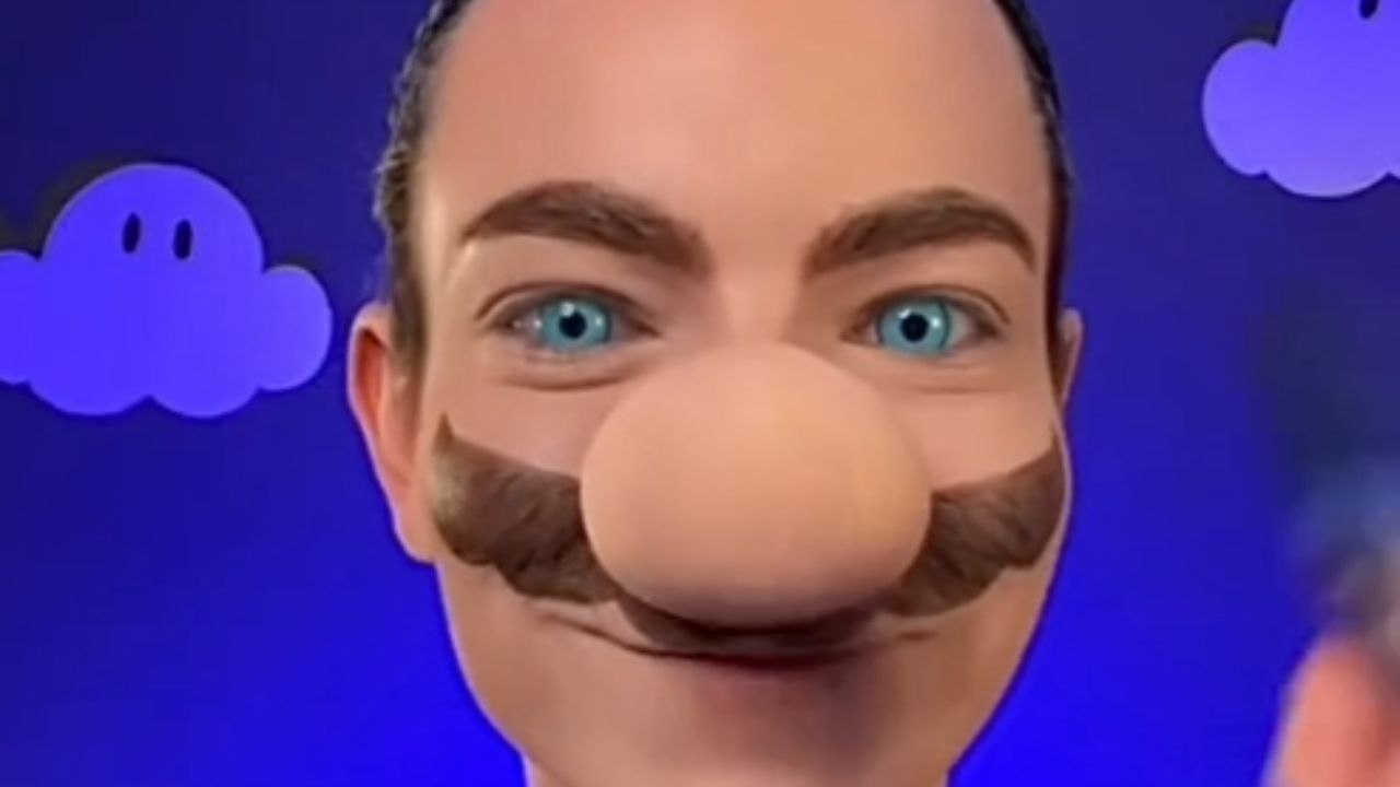 'It's-a-me, Mario!' - Body Artist exceptionally turns herself into ...