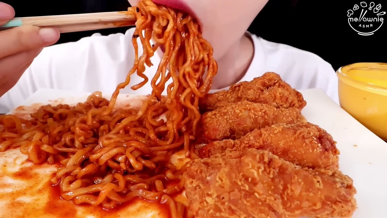 ASMR MUKBANG｜SPICY FIRE NOODLES & KFC CHICKEN & CHEESE SAUCE 불닭볶음면 & KFC 치킨 & 치즈소스 EATING SOUNDS ...