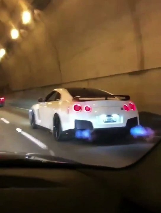 Nissan GTR Sound & Fire Shot - video Dailymotion