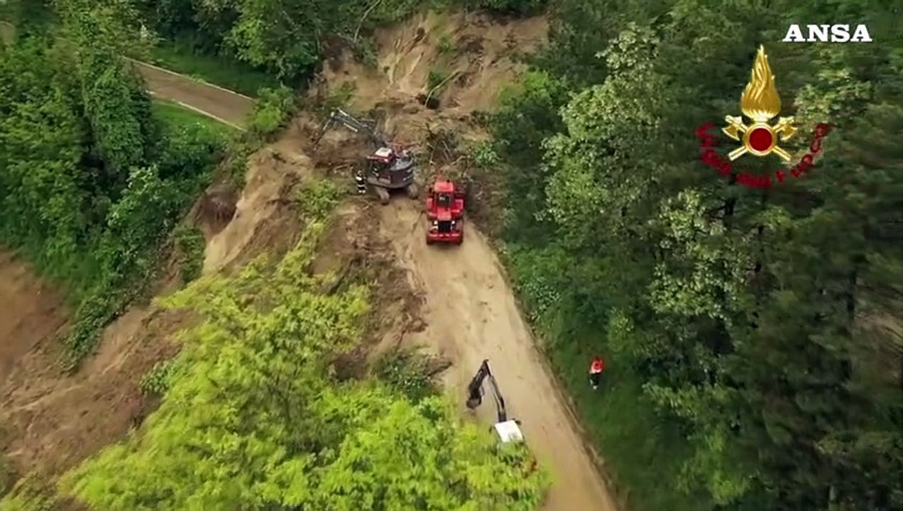 Maltempo, i lavori di ripristino della Sp70 a Casola Valsenio - Video Dailymotion