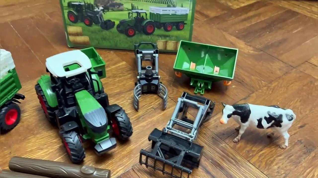 fisca Remote Control Tractor Farm Playset 2.4Ghz Electronic RC Tractor ...