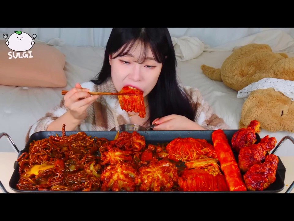 ASMR MUKBANG Black bean noodles with Seafood, Spicy Webfoot octopus, Fire Enoki mushroom ...