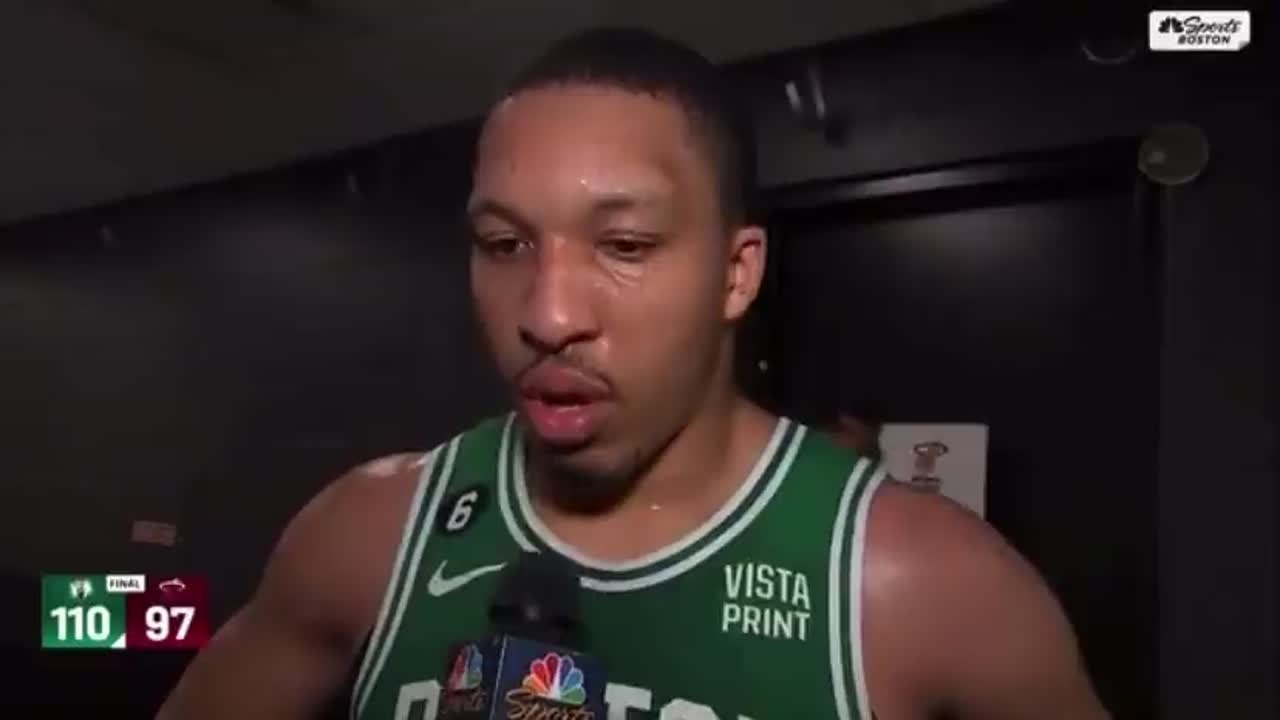 “Ouch!” Grant Williams gets butt smacked after Celtics win - Vídeo ...