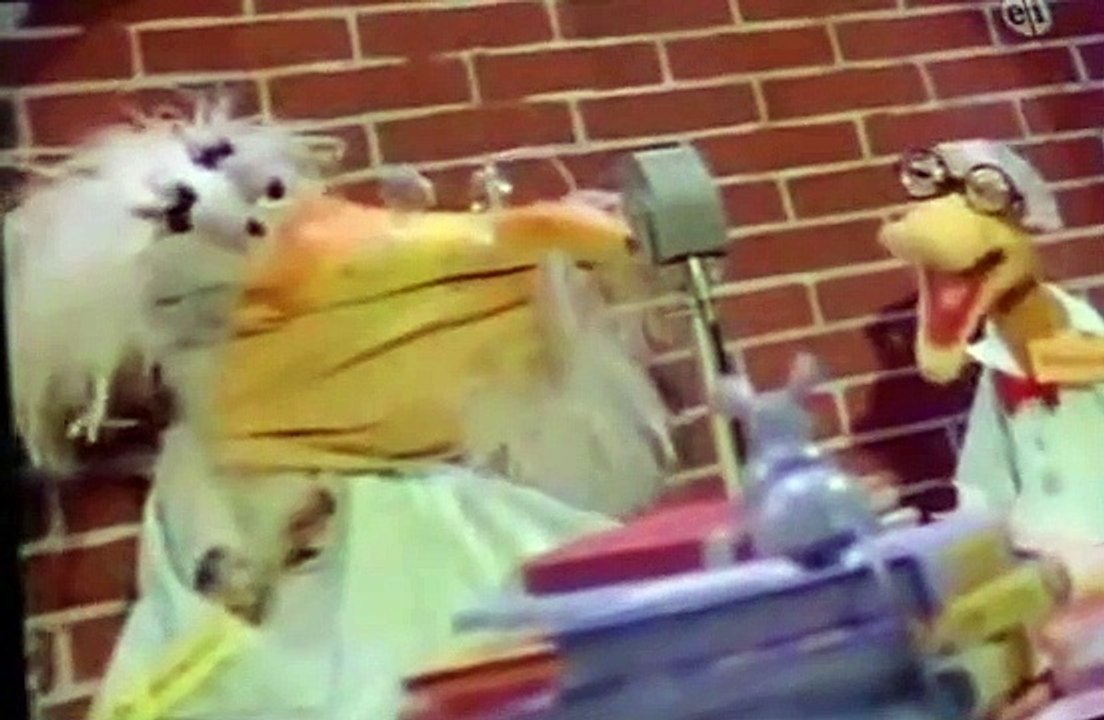 Between the Lions Between the Lions S01 E015 There’s a Fly in My Soup ...
