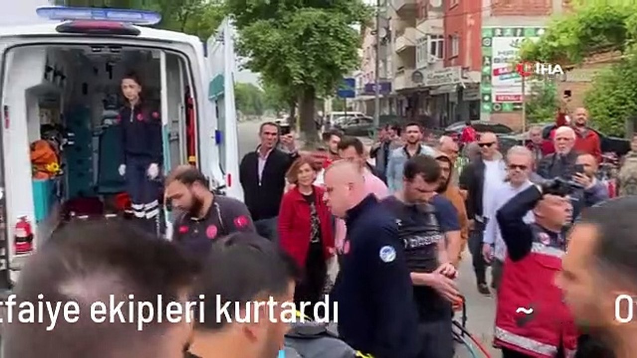 Off-road aracı takla attı... Sıkışan sürücüyü itfaiye ekipleri kurtardı - Dailymotion Video