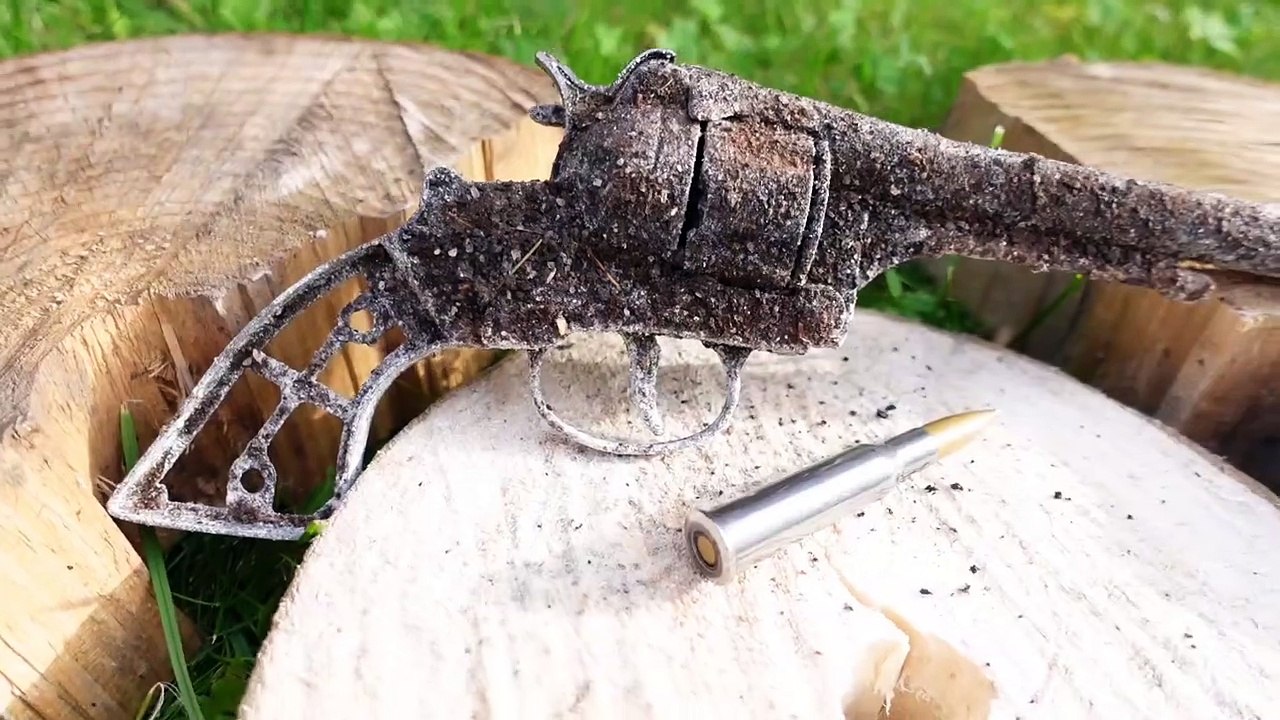 Extremely Rusty Abandoned Revolver - Restoration - video Dailymotion