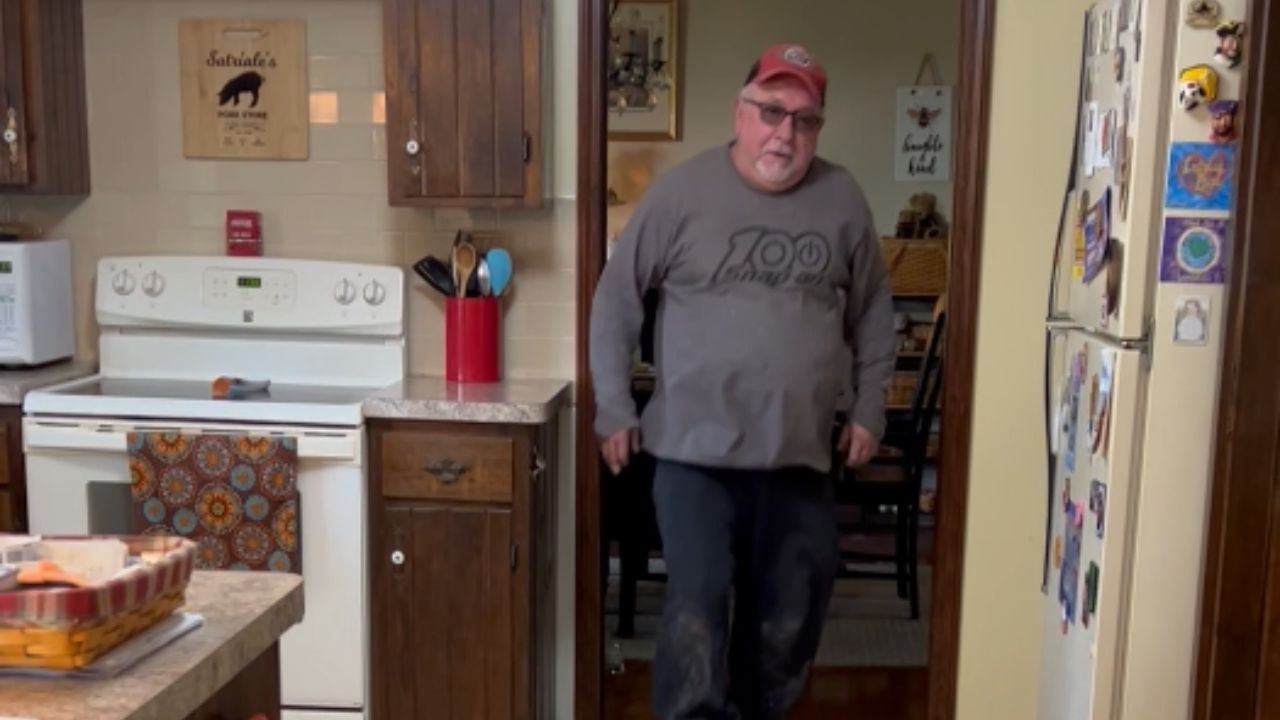 'Skipping as hard as I can!' - Elderly man's embarrassing attempt at ...