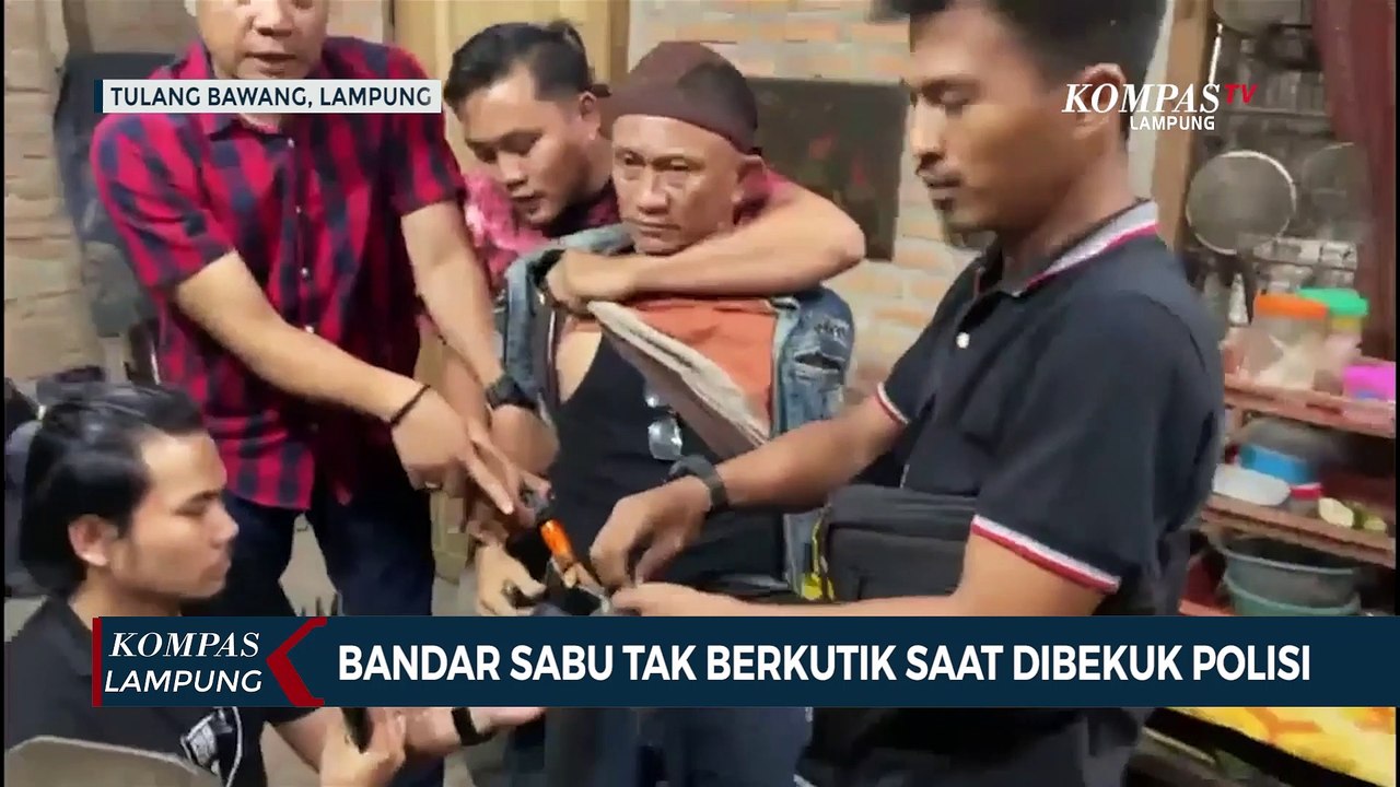 Bandar Sabu Tak Berkutik saat Dibekuk Polisi di Menggala Tulang Bawang Lampung - Video Dailymotion