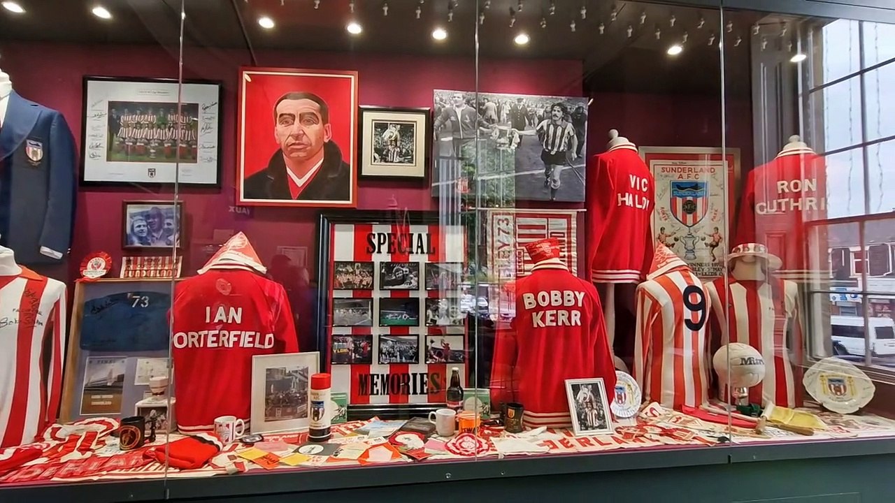 SAFC 1973 FA Cup squad member John Tones donates his Freedom of the ...