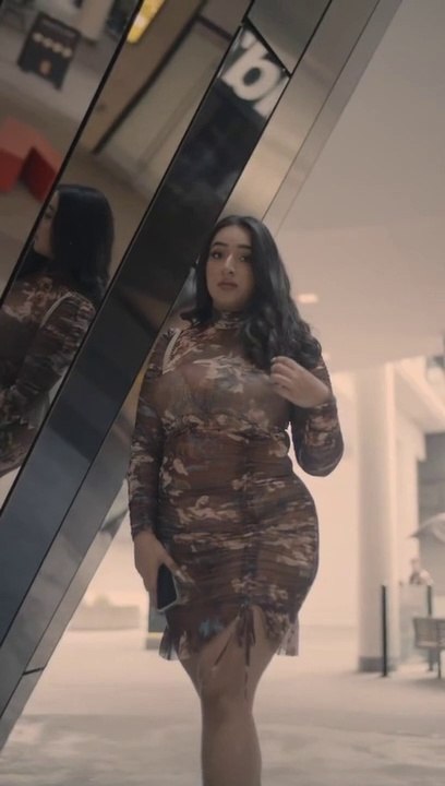 Amara Rakhi Gill, l'influencer che guadagna con il proprio "grande ...