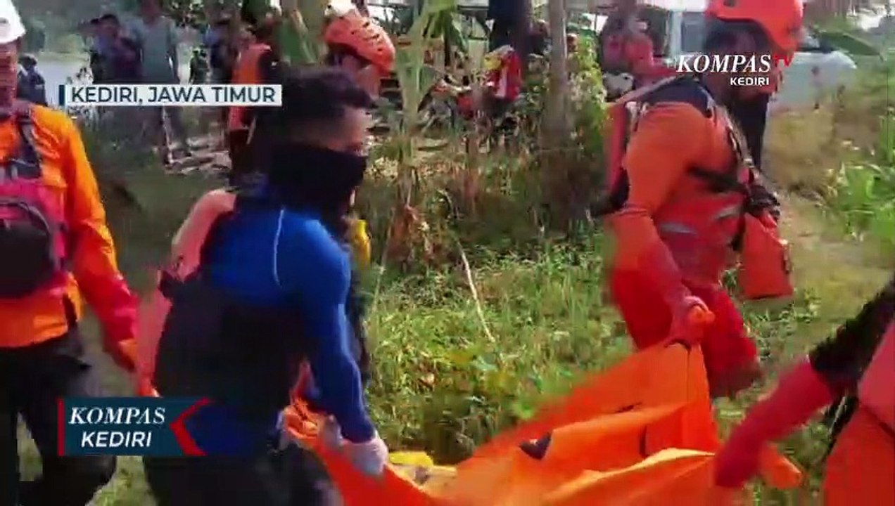 Pria Yang Terjun ke Sungai Brantas Ditemukan Meninggal Dunia - Video Dailymotion