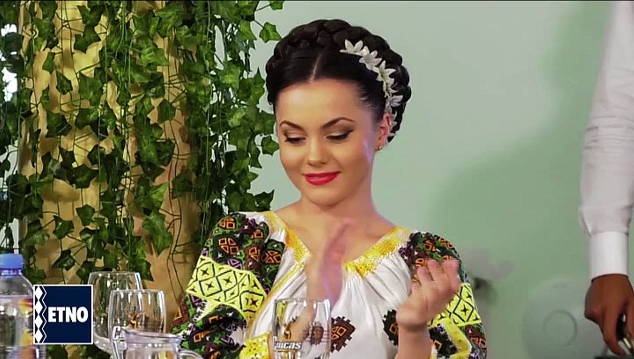 Andreea Chisalita - Unde esti copilarie (Cu Varu' inainte - ETNO TV - 25.06.2023) - video ...