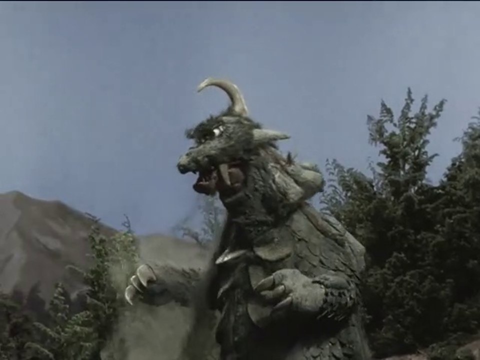 Ultra Q Episode 1 : Defeat Gomess ! - video Dailymotion