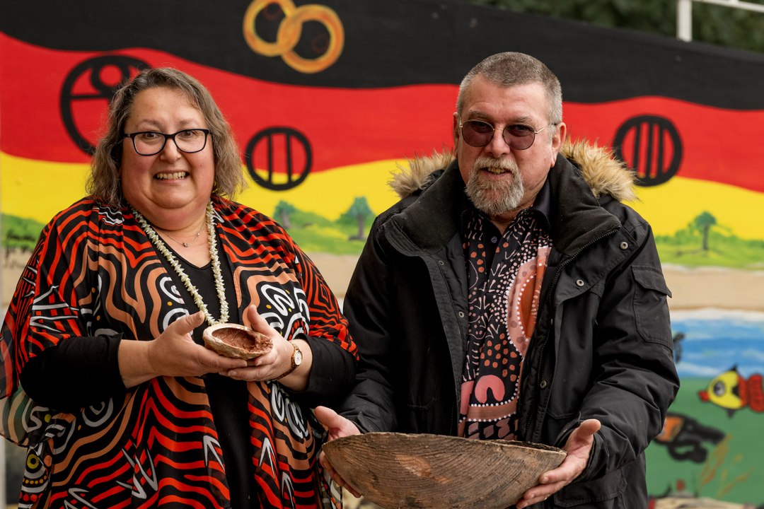 Beaconsfield NAIDOC week mural | The Examiner - video Dailymotion
