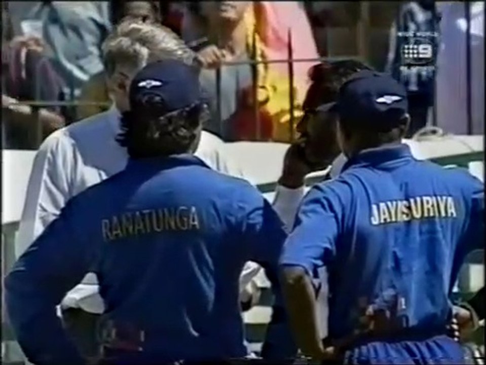 Muralitharan called for CHUCKING- Arjuna Ranatunga whinges & takes team ...