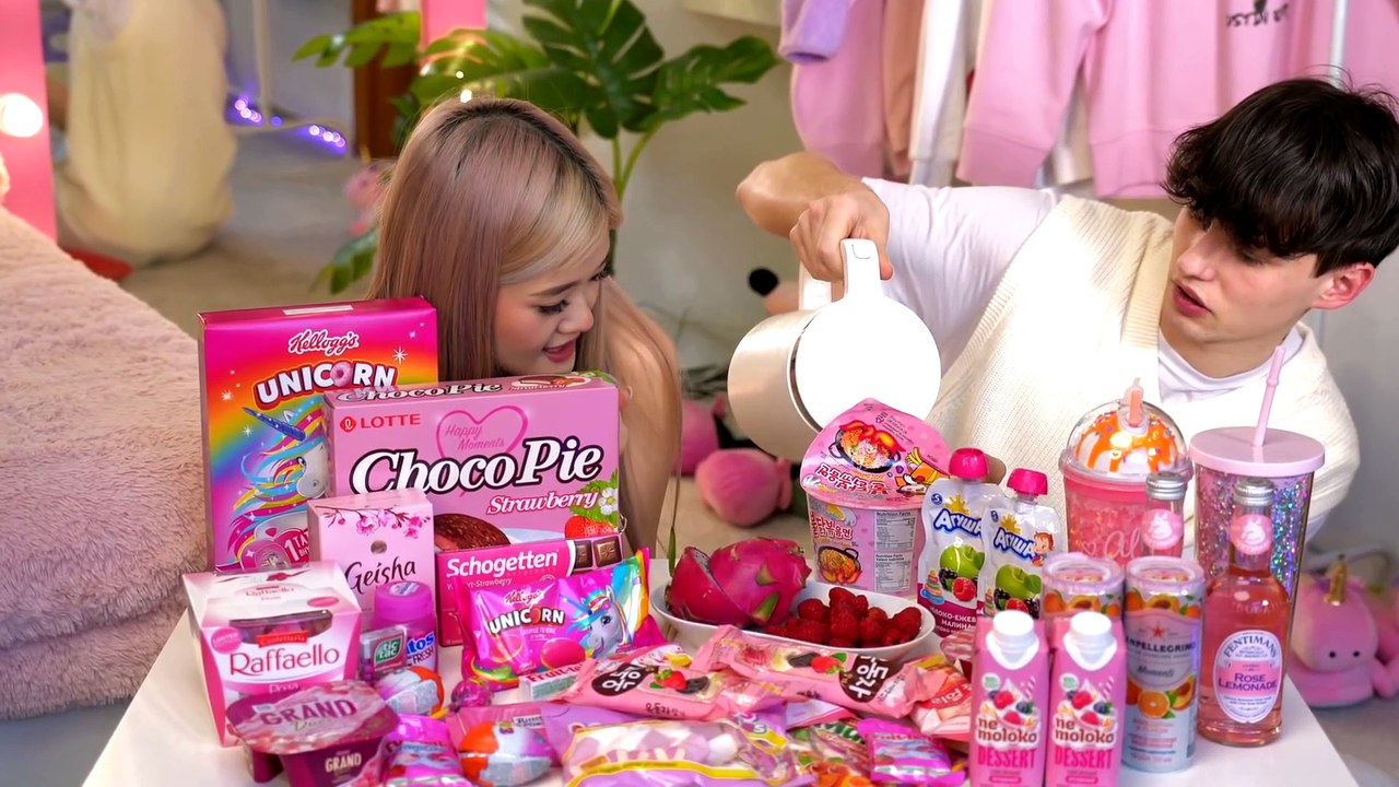 ENG SUB MUKBANG only PINK FOOD PINK CHOCO PIE and LEMONADE - video ...