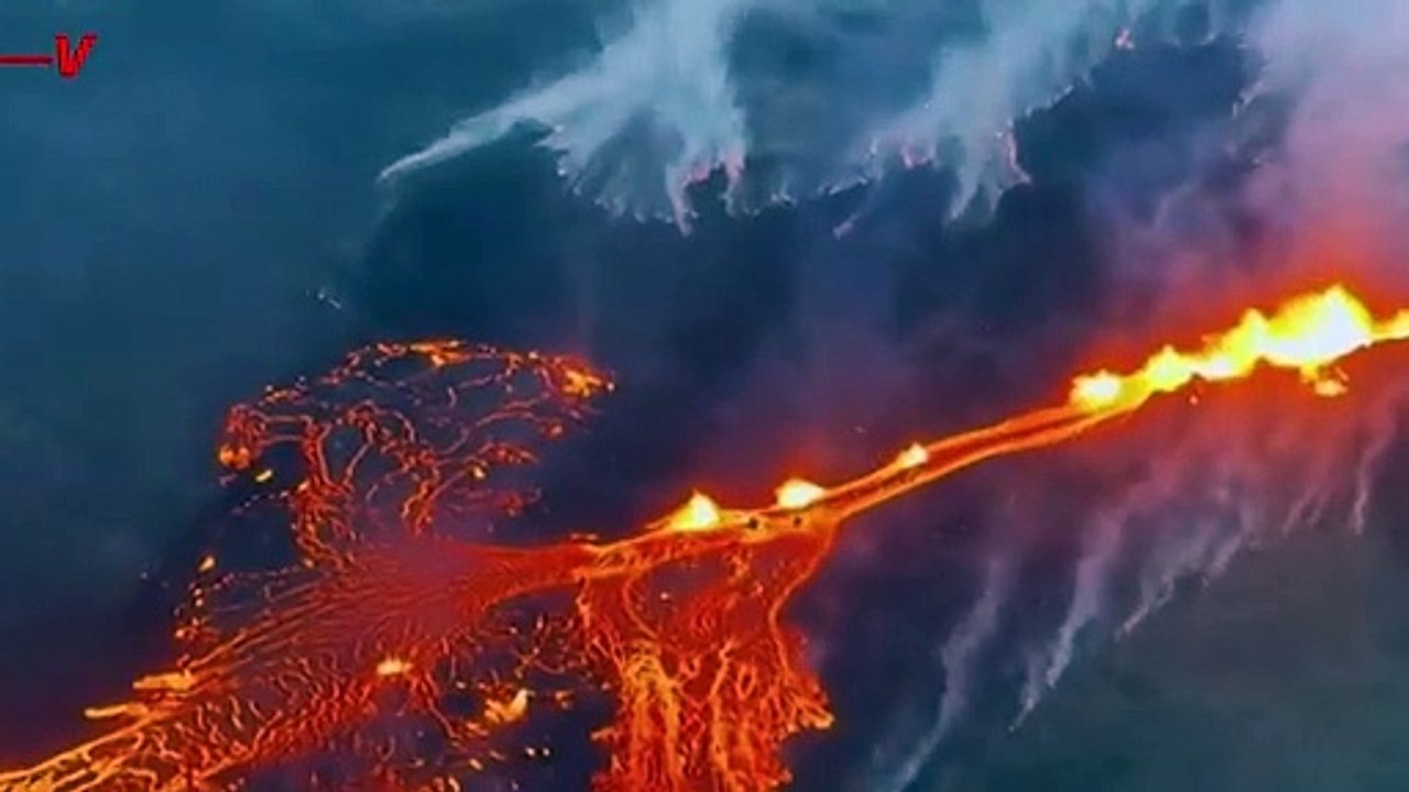 Unbelievable Aerial Footage Captures Bubbling Hot Lava From Iceland’s ...