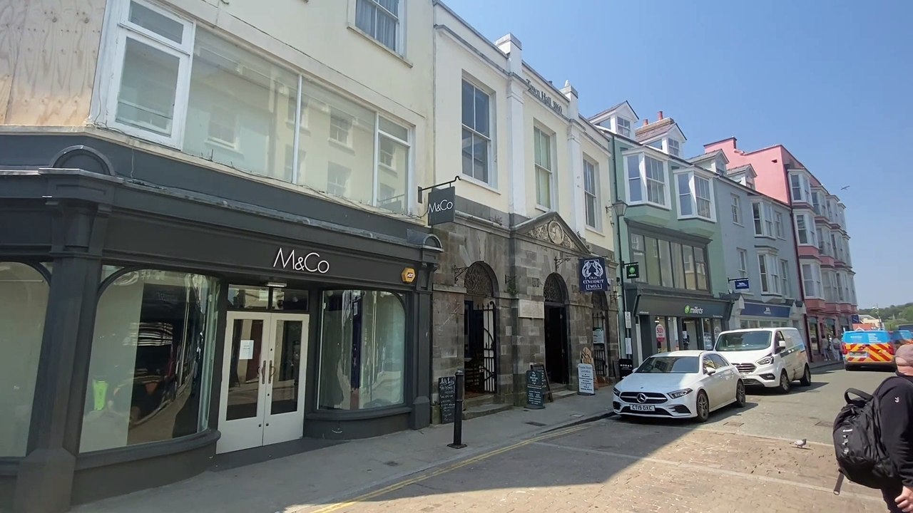 Tenby's historic market hall - video Dailymotion
