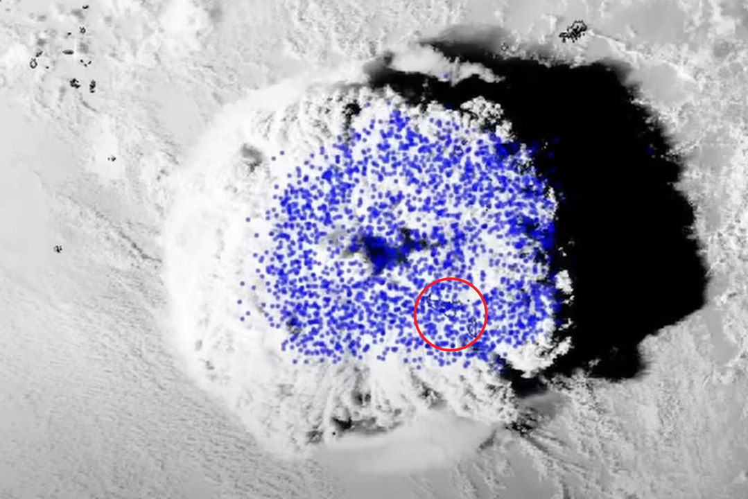 Tongan Eruption Unleashes Most Intense Lightning Burst Ever - video ...