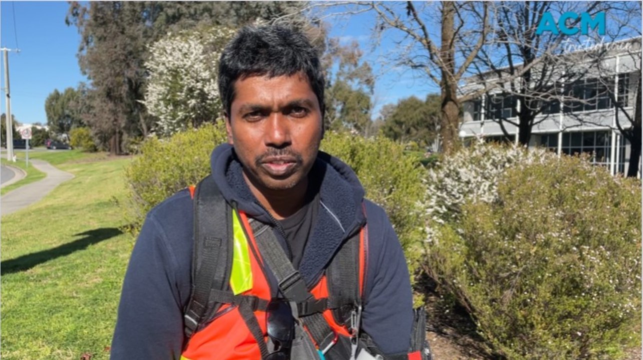 Neil Parra is walking 1000km to shed light on the plight of refugees ...