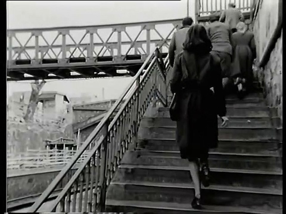 ΨΗΛΑ ΤΑ ΧΕΡΙΑ ΧΙΤΛΕΡ - 1962 - DVDRip - 720x576 part 1/1 - Dailymotion Video