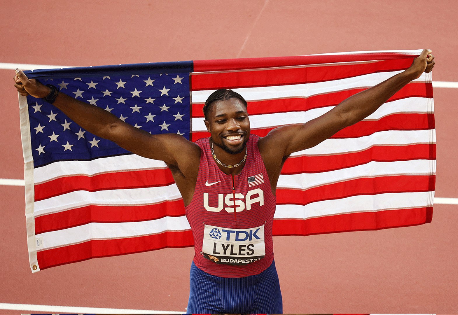 Noah Lyles claims gold in 100m final | beIN SPORTS