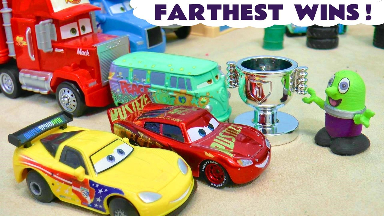 RADIATOR Springs Disney Cars Toys Racing With The Funlings - video ...