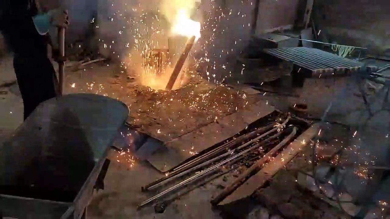 Amazing Process Of Melting Rusty Iron Scrap _ How furnace works - video ...