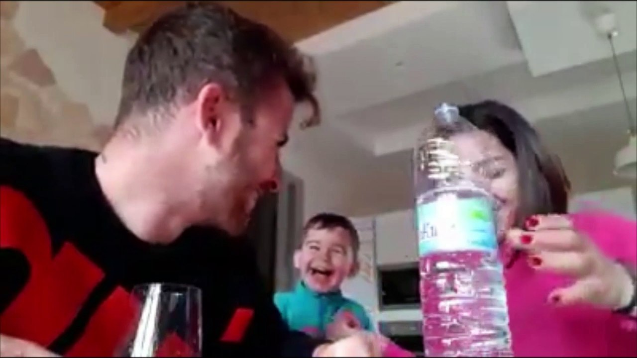 Le plus mignon tour de magie raté. - Vidéo Dailymotion