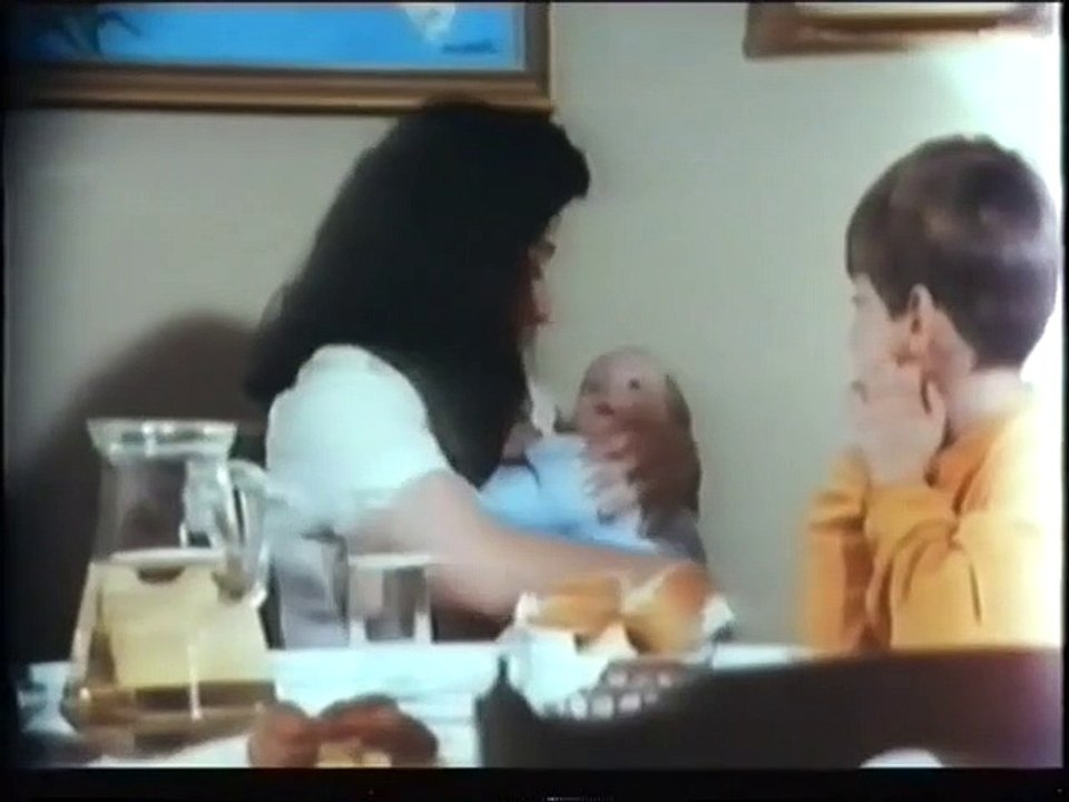 Η ΑΡΙΑΔΝΗ ΜΕΝΕΙ ΣΤΗ ΛΕΡΟ - 1993 - VHSRip - 720x524 - Α' ΜΕΡΟΣ - video ...
