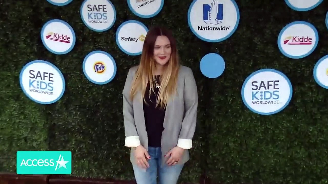 Drew Barrymore Exits Live Event w_ Reneé Rapp After Man Rushes Stage ...