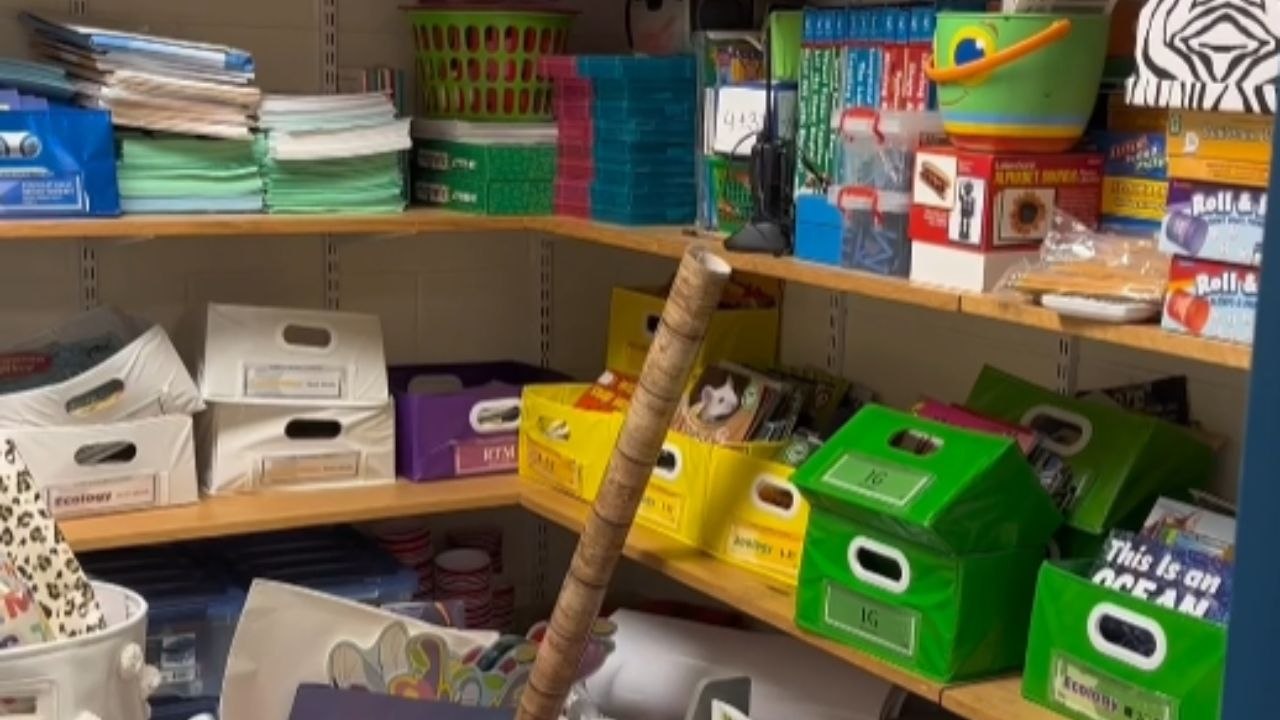 Best friend helps the kindergarten teacher organize her classroom ...