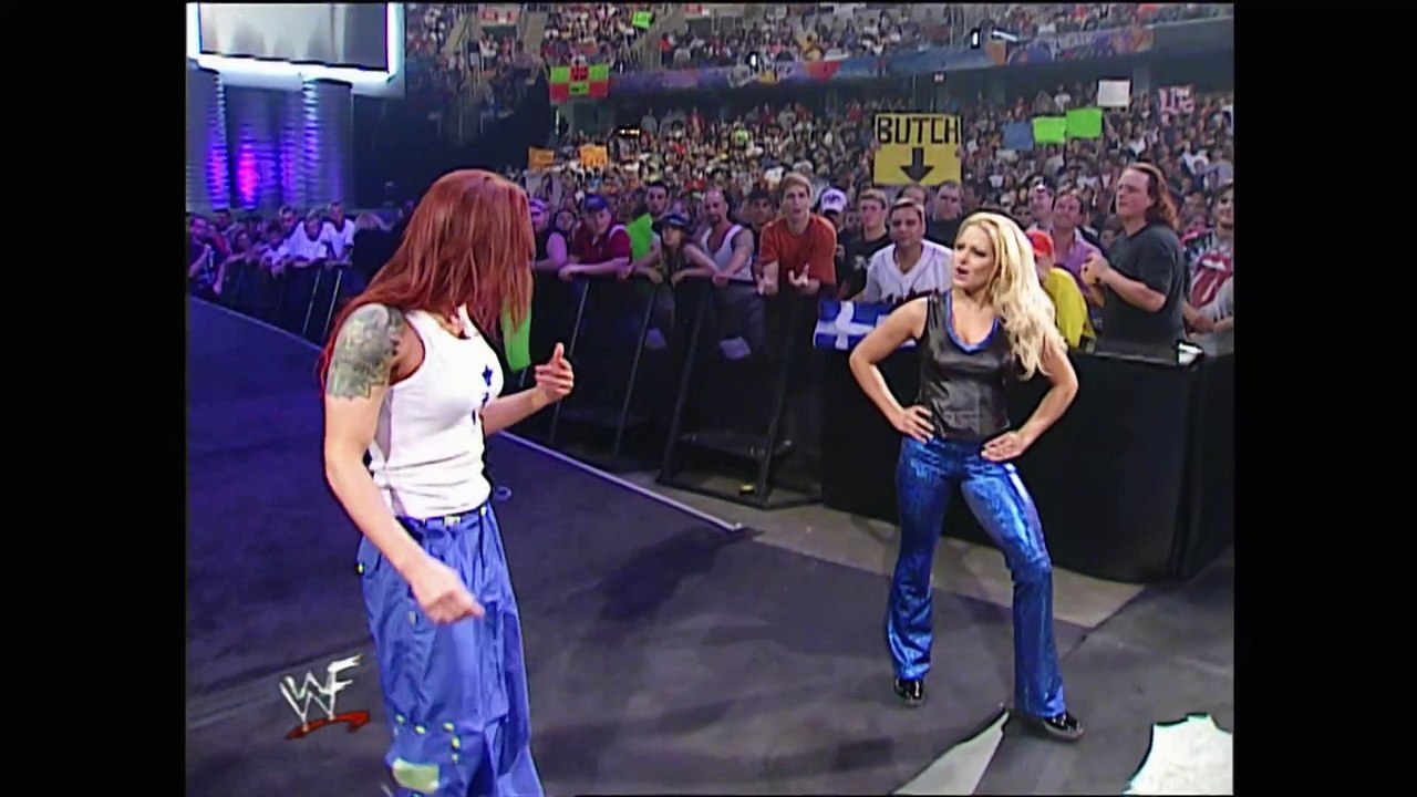 Lita and Trish Stratus vs Stacy Keibler and Torrie Wilson: WWF Invasion ...