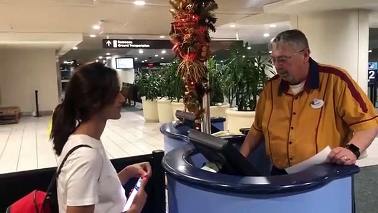 Exploring_Disney_|_Part_1_|_VLOG_#4 iqra aziz - video Dailymotion