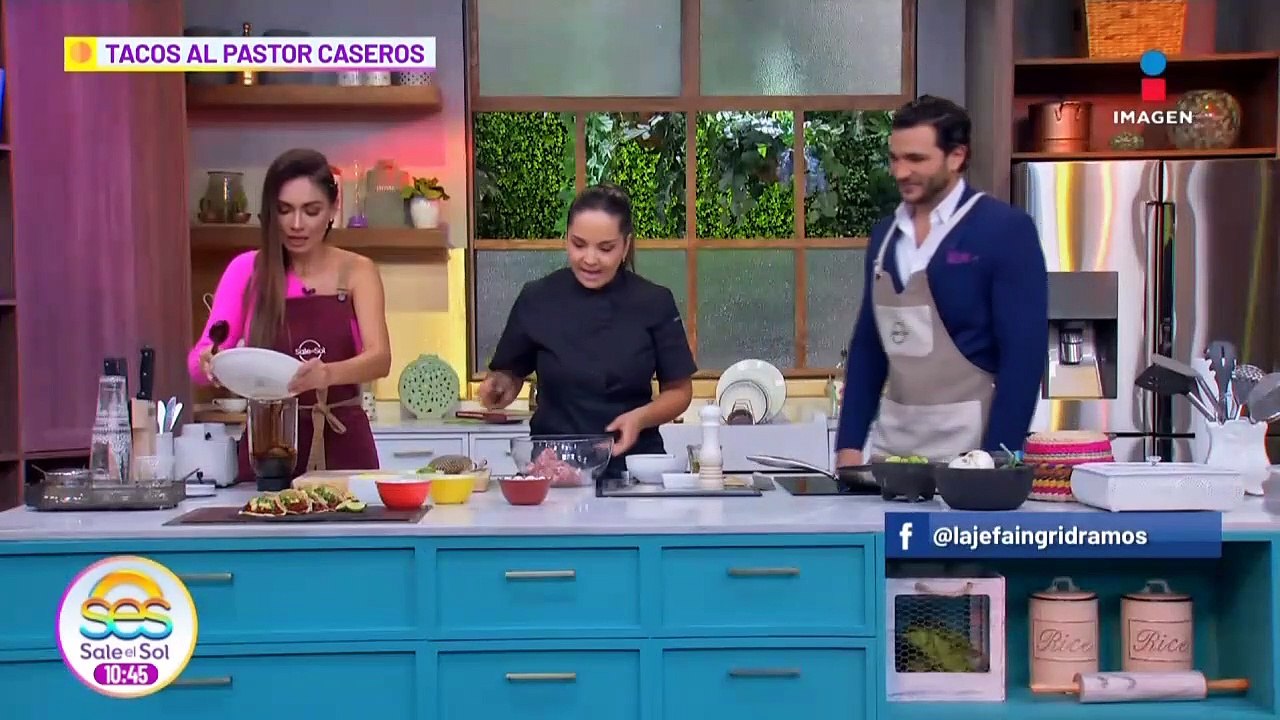 Prepara Tacos de Pastor caseros con la Chef Ingrid Ramos - Vídeo ...