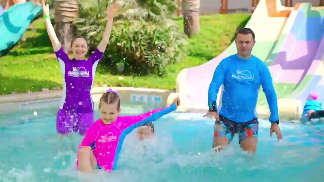 Diana is going to swim in the pool. Dad explains how to swim properly ...