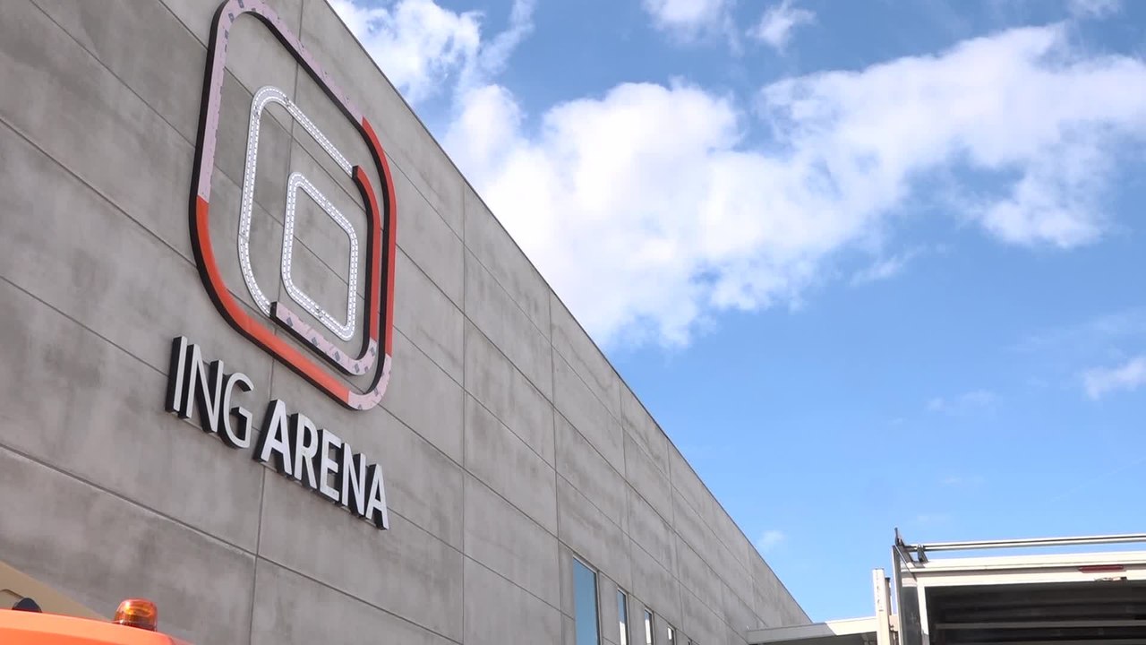 Pour ses 10 ans le Palais 12 devient ING Arena - Vidéo Dailymotion