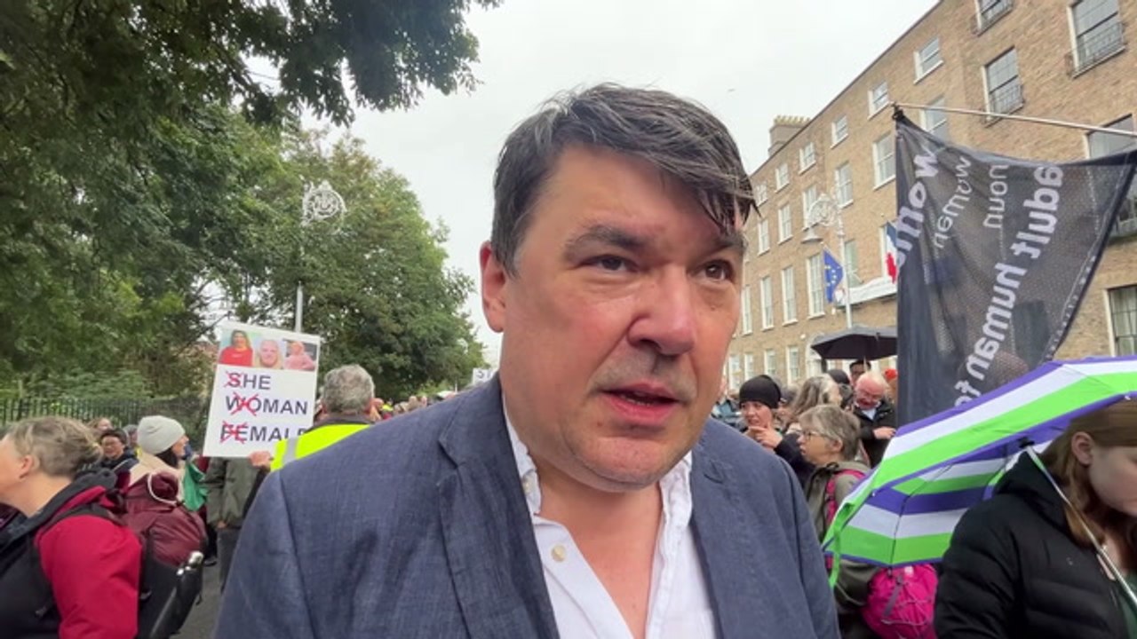 Graham Linehan lauds Richard Ayoade and Jonathan Ross’s bravery in ...