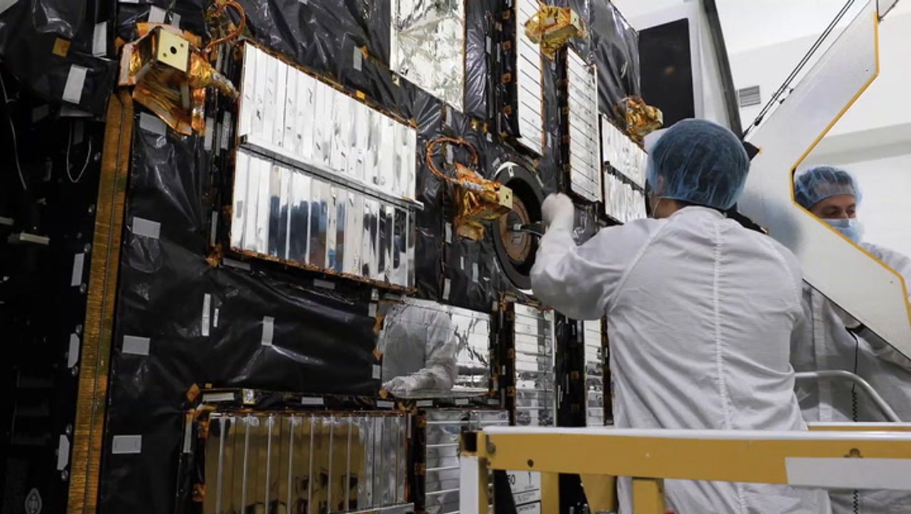 NASA's Psyche Spacecraft's Immense Solar Arrays Installed - video ...