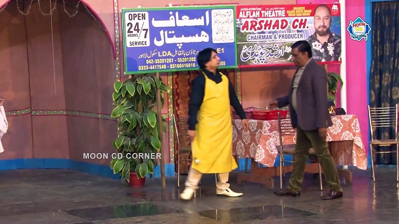 Agha Majid with Nigar Choudhary - Amanat Chan - Comedy Clip - Stage ...