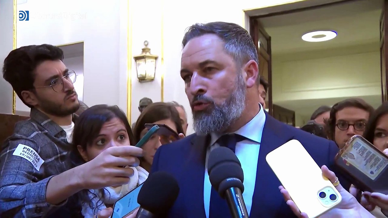 Abascal muestra su enfado con la "mascarada" de las lenguas en el ...