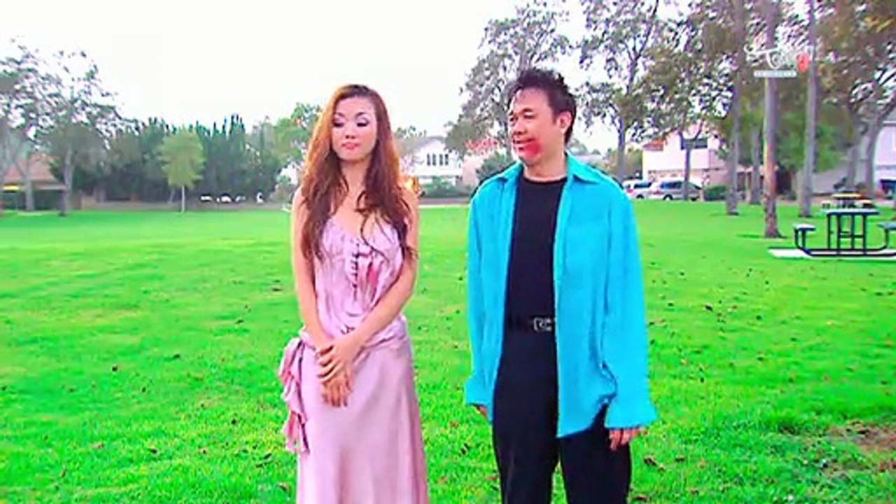 Anh chàng kỳ khôi - Chi Tai & Trieu Bao Vy - Video Dailymotion