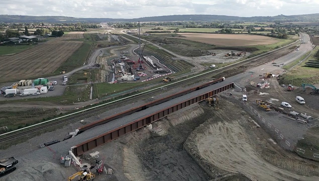 Aerial video September 2023 showing HS2 track construction in Aylesbury ...