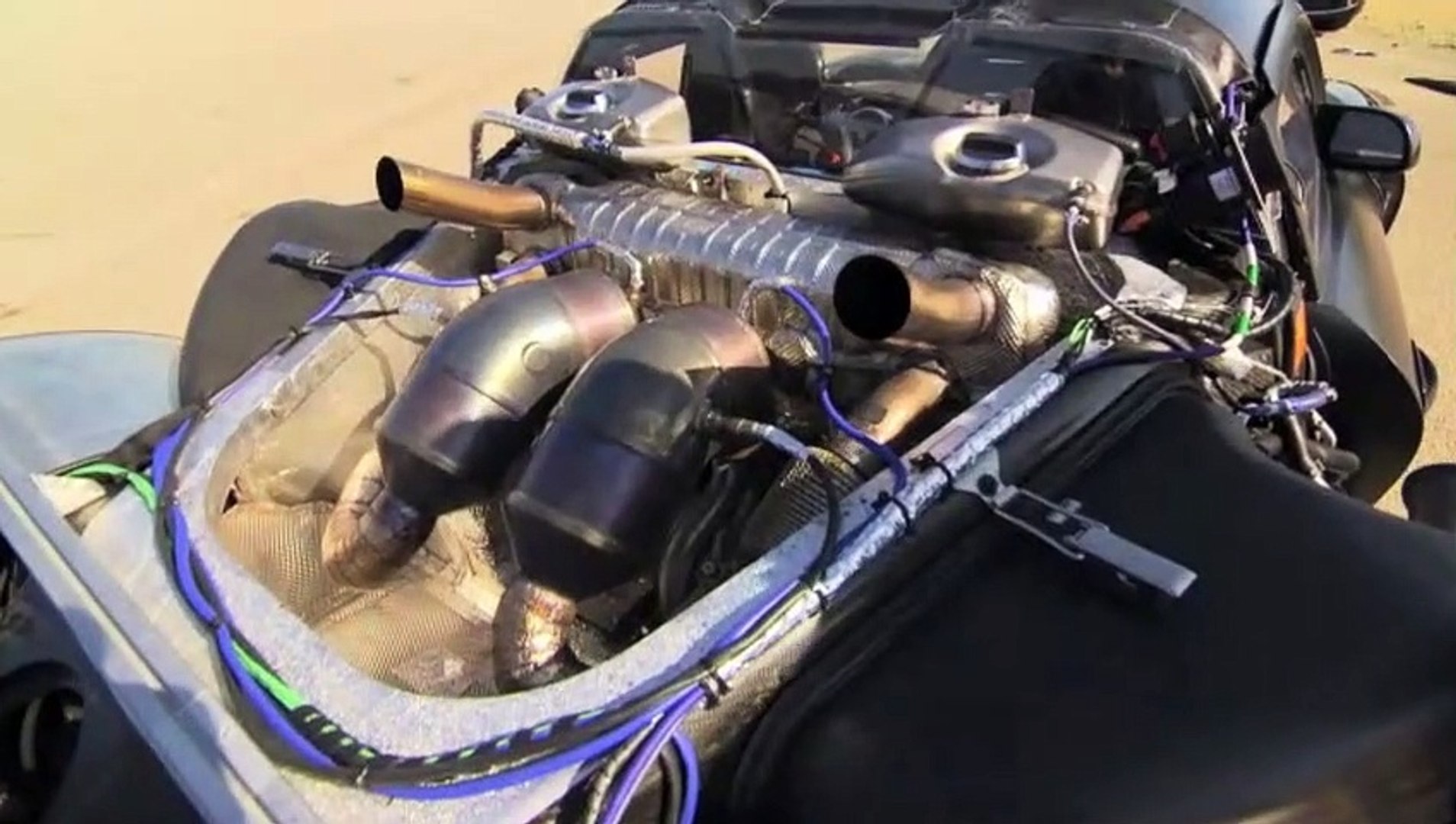 Porsche 918 Spyder Engine